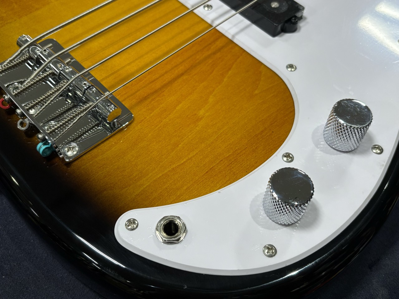 Squier by Fender Sonic Precision Bass 2-Color Sunburst【新品超特価】【送料無料/即納可能 ...