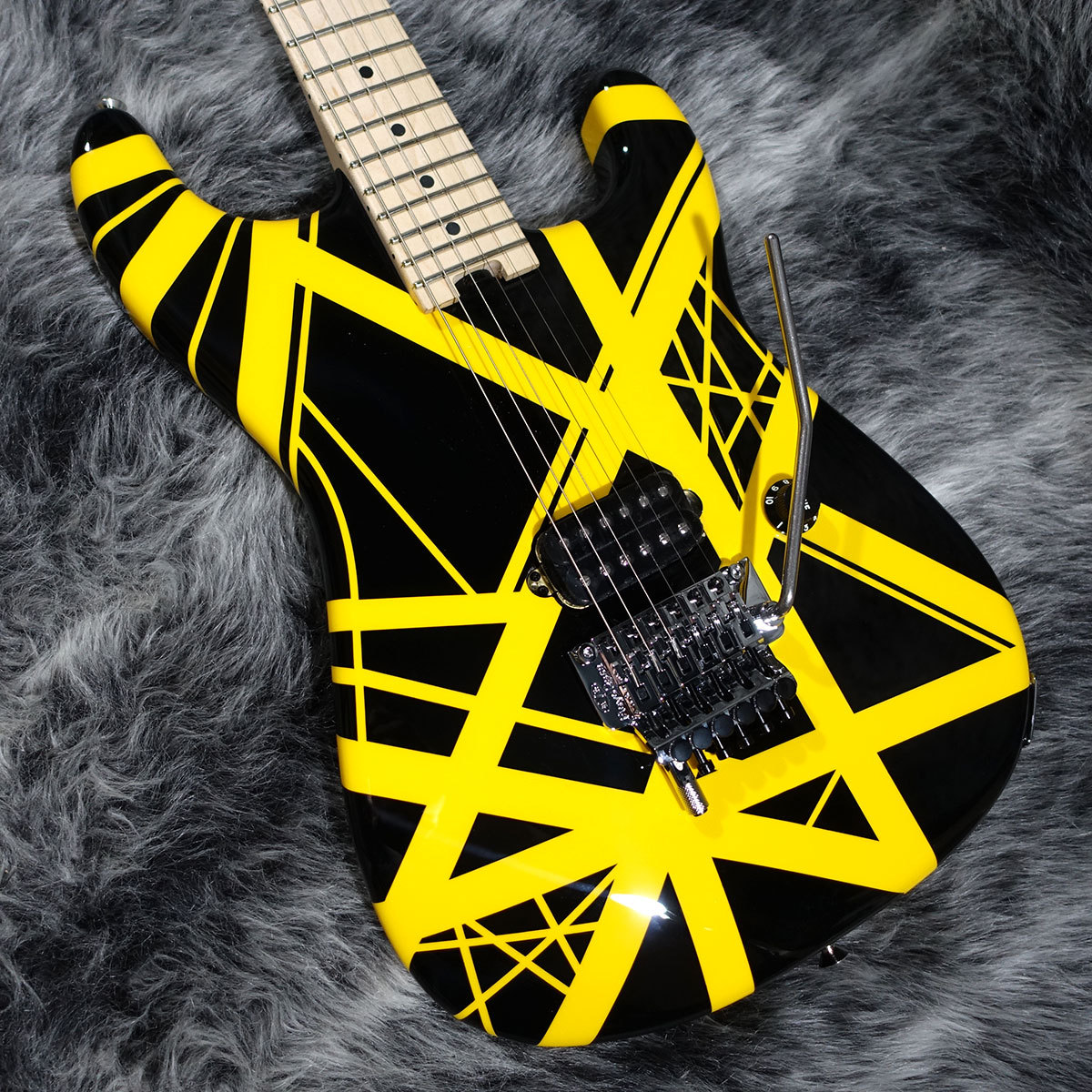 EVH Striped Series Black with Yellow Stripes（新品/送料無料）【楽器検索デジマート】