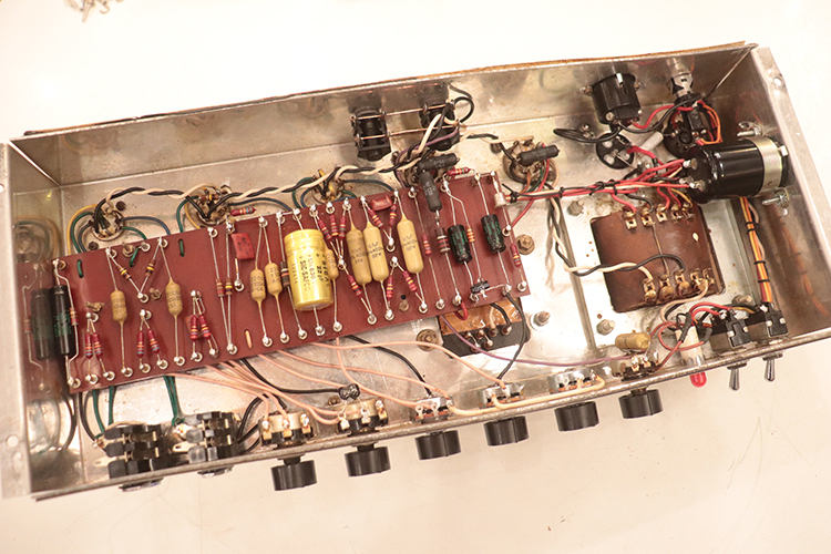 Marshall 1964 JTM45 "White Front Panel with Maroon "Marshall" Badge ...