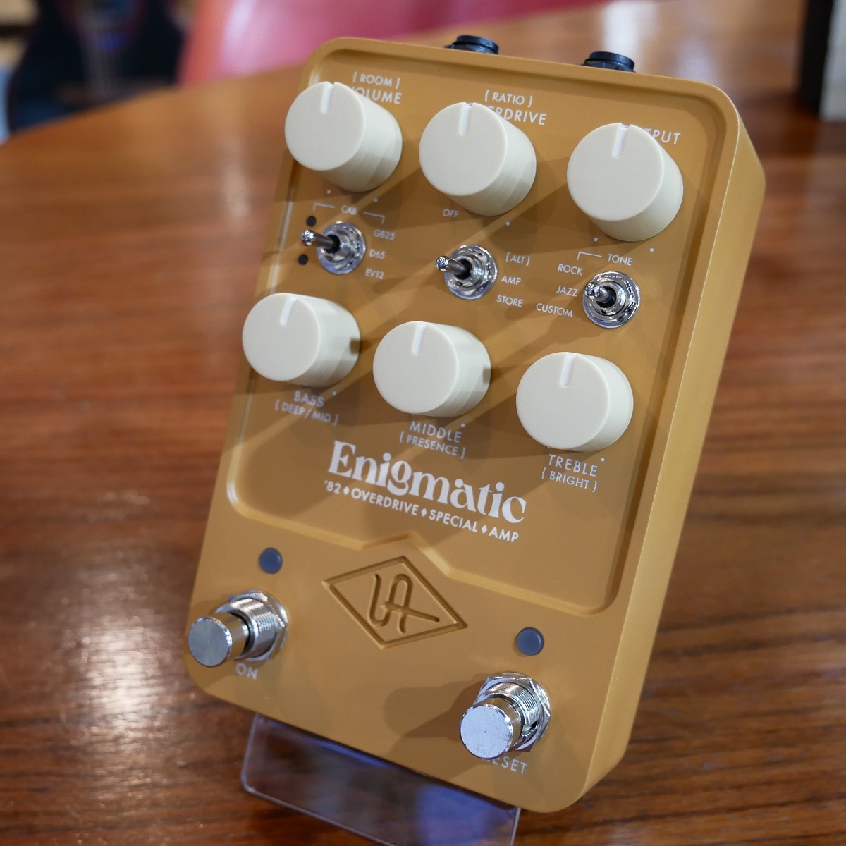 Universal Audio UAFX Enigmatic '82 ODS Amp(新品特価/送料 Universal Audio UAFX Enigmatic '82 ODS Amp(新品特価/送料