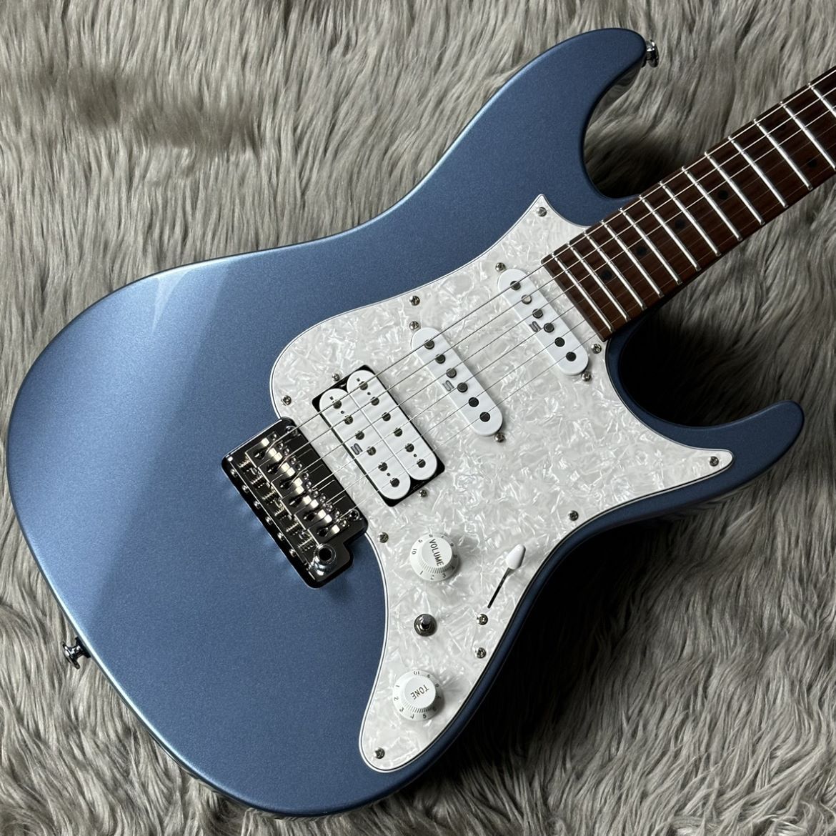 Ibanez AZ2204 Ice Blue Metallic (ICM)（新品/送料無料）【楽器検索デジマート】