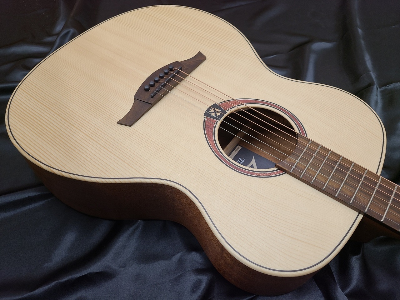 LAG Guitars T70A-NAT Auditorium -Tramontane 70-（新品/送料無料）【楽器検索デジマート】