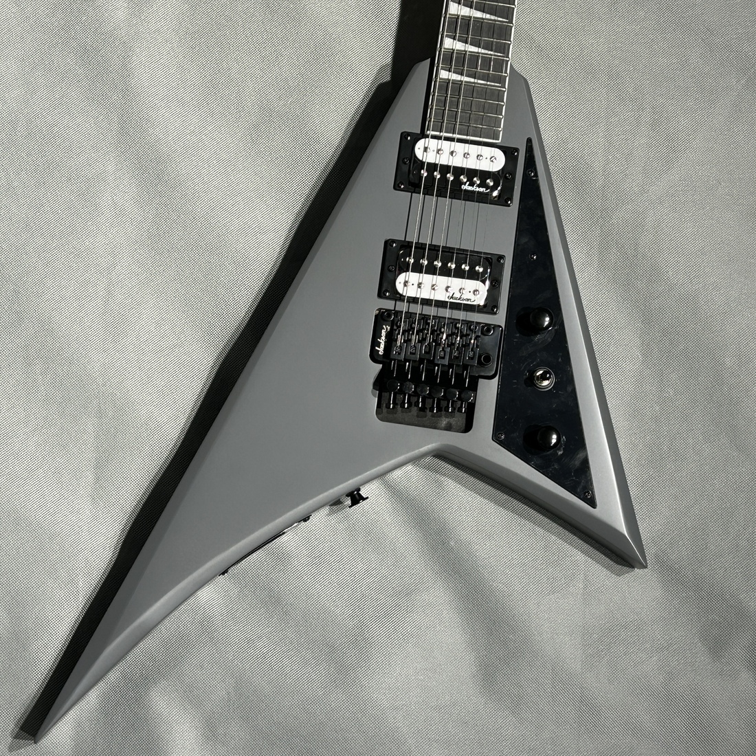 Jackson JS Series Rhoads JS32 Amaranth Fingerboard Satin Gray（新品特価）【楽器 ...