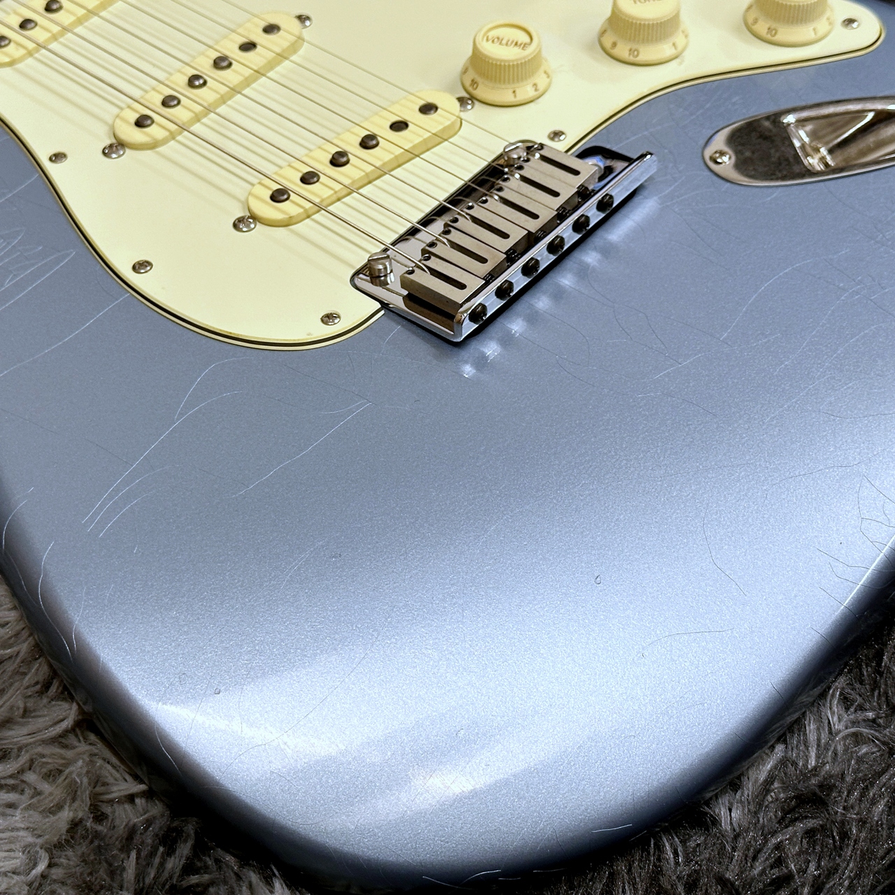 Fender American Ultra Luxe Vintage '60s Stratocaster Ice Blue Metallic ...