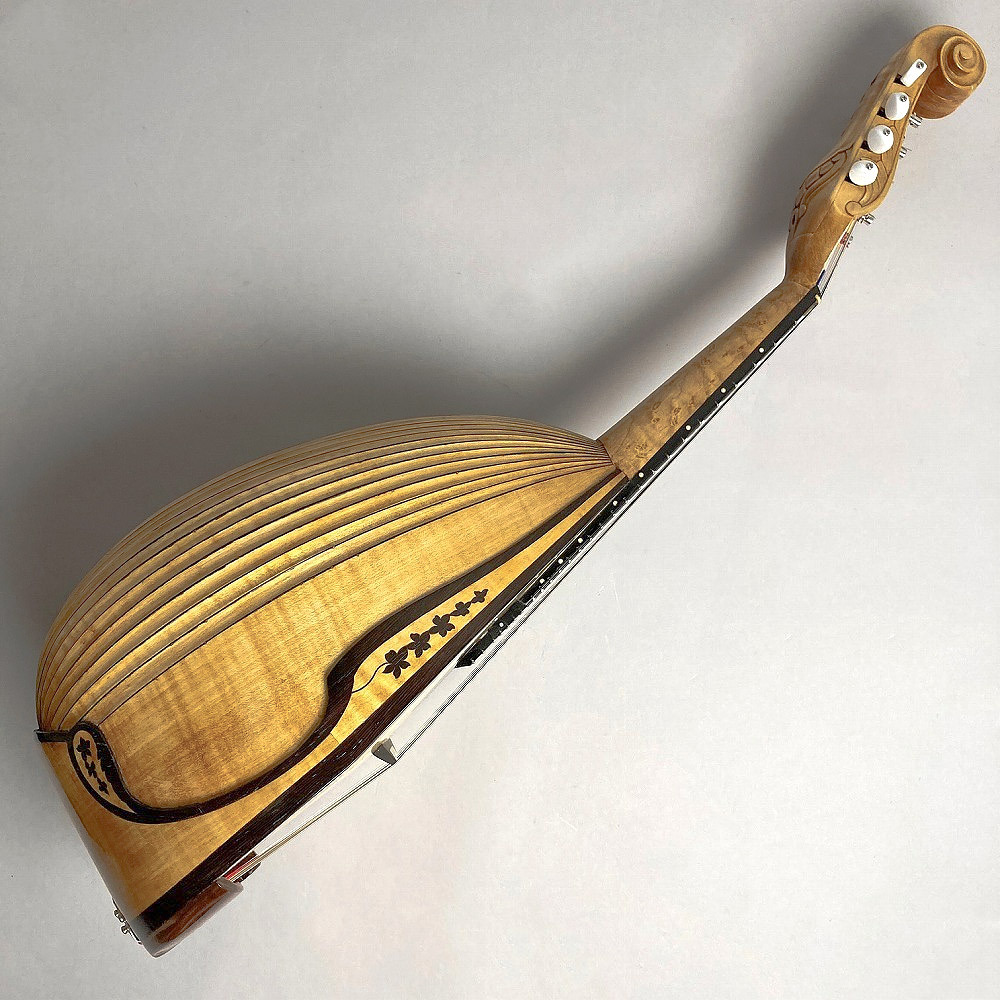 CALACE クラシコA マンドリン イタリア手工製 オールセラック塗装（新品/送料無料）【楽器検索デジマート】