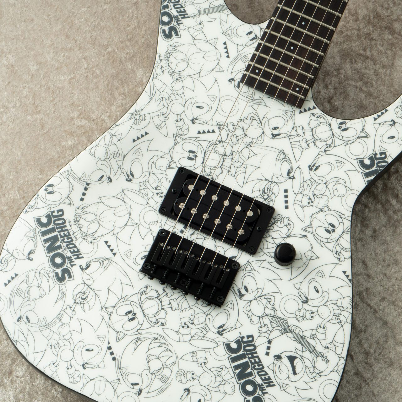 ESP ESP×SONIC SONIC THE HEDGEHOG GUITAR III -Classic Sonic Edition ...