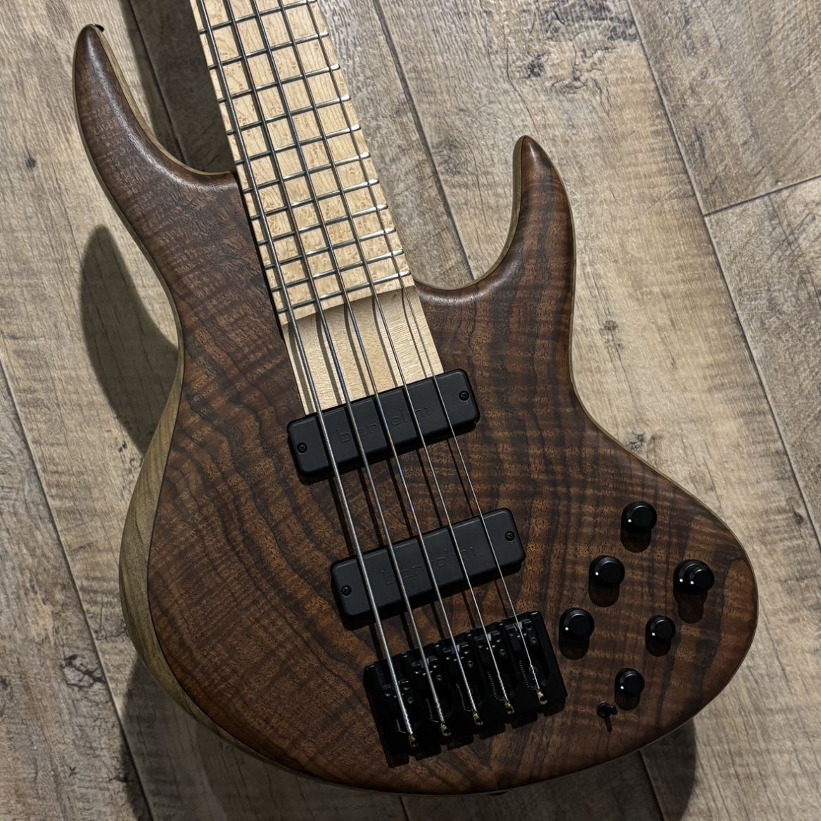 Miura Guitars USA MBR 5 Flame Walnut / Black Limba 5弦エレキベース（新品/送料無料）【楽器 ...