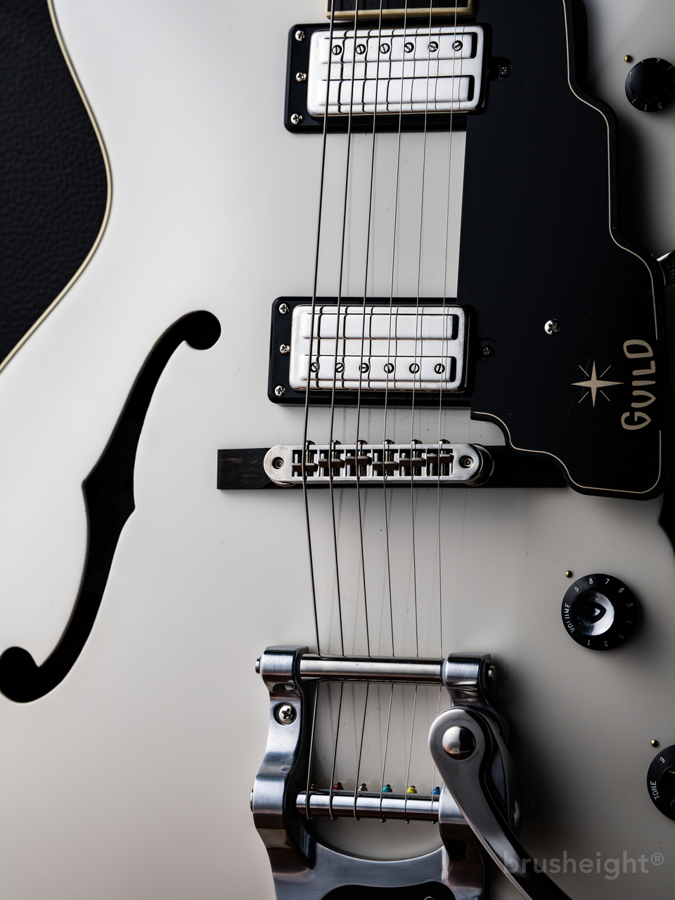 GUILD 【動画有】Guild Starfire™ V with Bigsby® Newark St. Collection "Snow ...