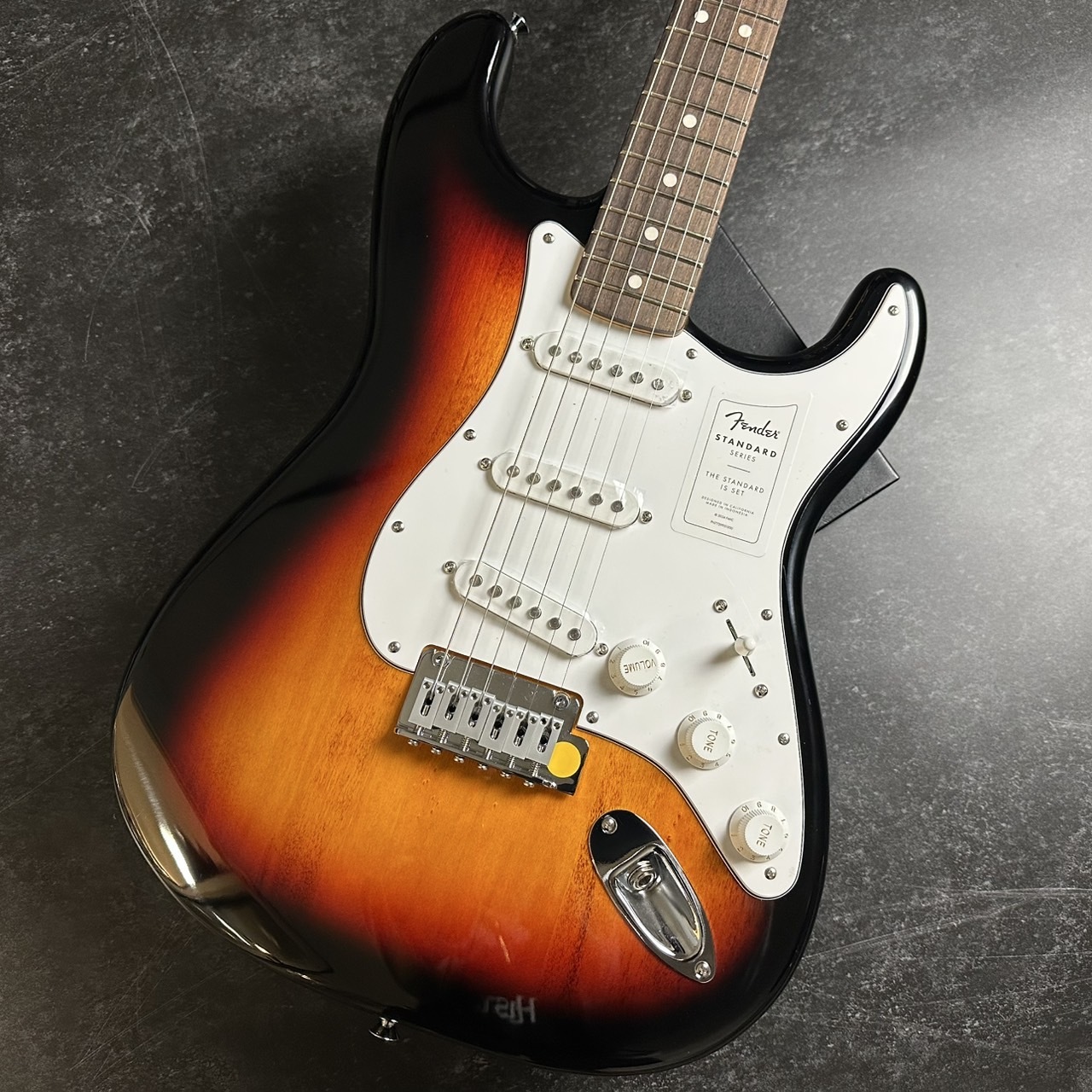 Fender Standard Stratocaster 3-Color Sunburst 【3.41kg】【現物写真】（新品/送料無料 ...