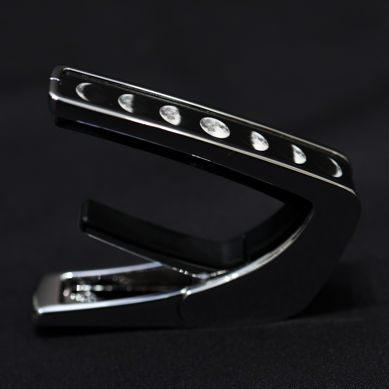 Thalia Capo Black Chrome -MOON PHASES ON PEARL【送料無料!】【新品特価!】（新品特価/送料無料 ...