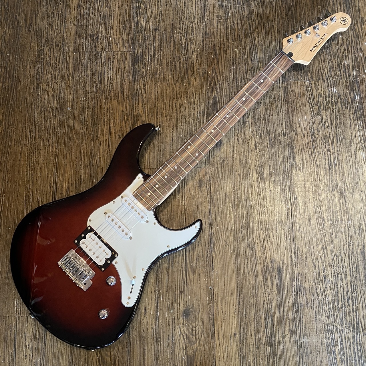 YAMAHA Pacifica PAC112V 2022年製 Electric Guitar（中古/送料無料）【楽器検索デジマート】