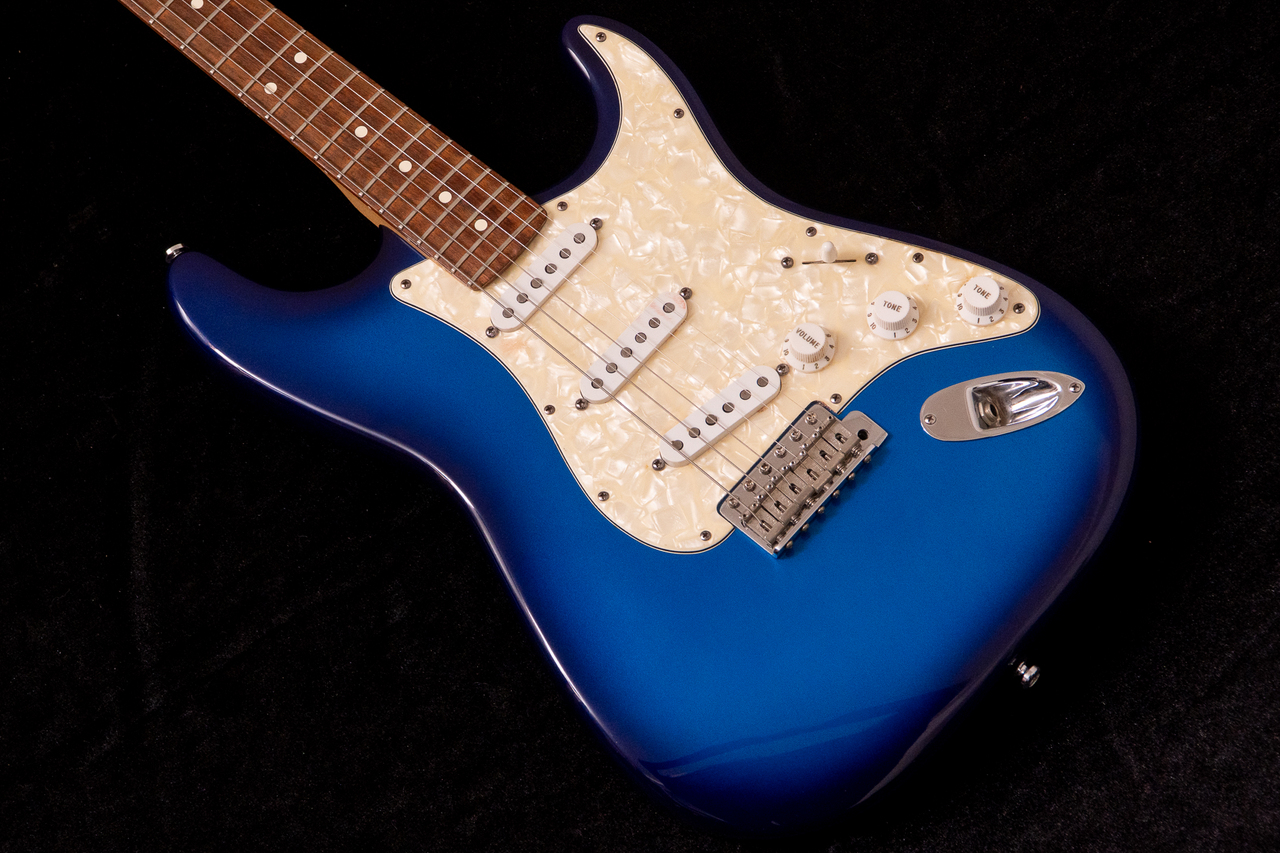 Fender Bonnie Raitt Stratocaster 1999 3.675kg #N8368627【TONIQ横浜】（中古/送料 ...