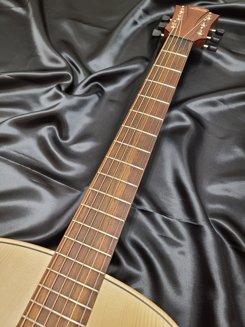 LAG Guitars T70A-NAT Auditorium -Tramontane 70-（新品/送料無料）【楽器検索デジマート】