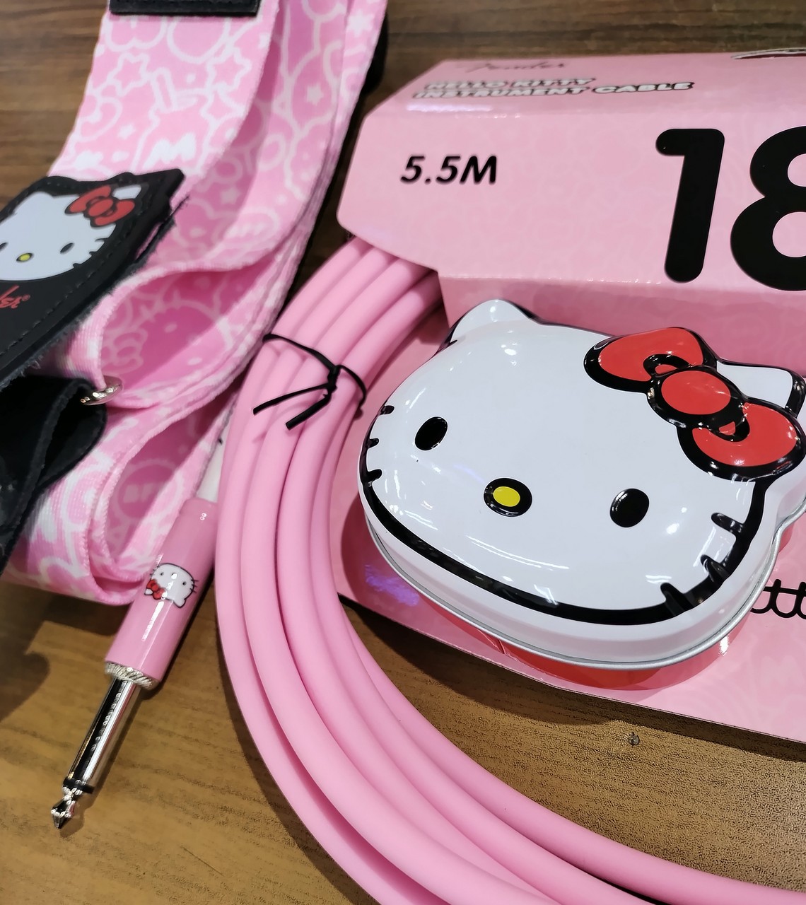 Fender Hello Kitty® Pink Poly Strap &シールド&ピック（新品）【楽器検索デジマート】