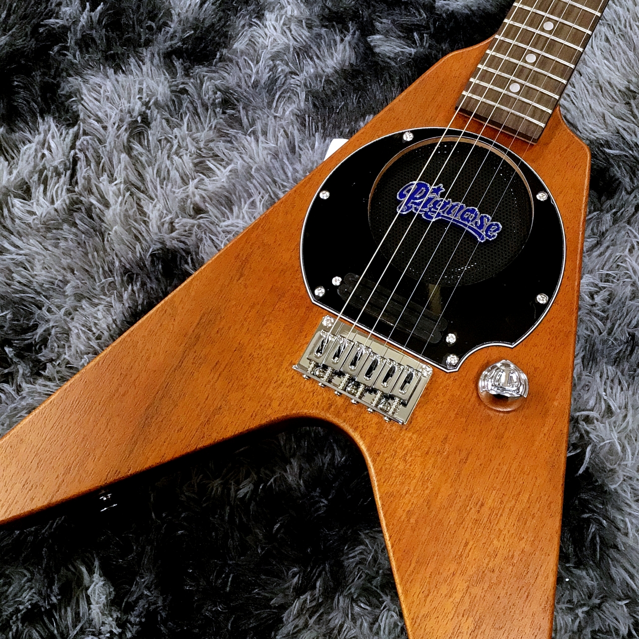 Pignose PGG-200V STBR 【Vシェイプ!】 【アンプ内蔵ミニギター】【マホボディ】（新品/送料無料）【楽器検索デジマート】