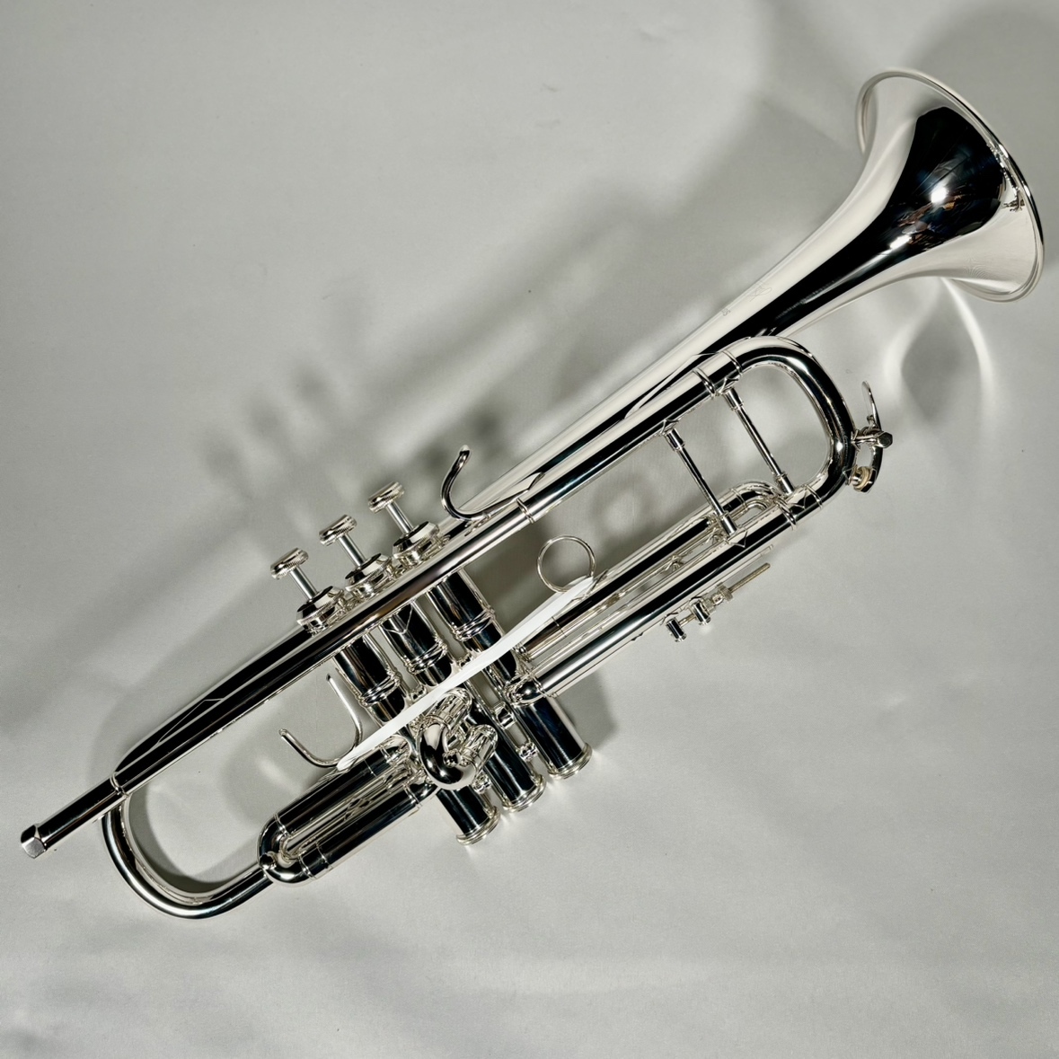 Bach 180ML37SP イエローブラス・シルバー仕上げ B♭ トランペット 【37ベル】（B級特価/送料無料）【楽器検索デジマート】