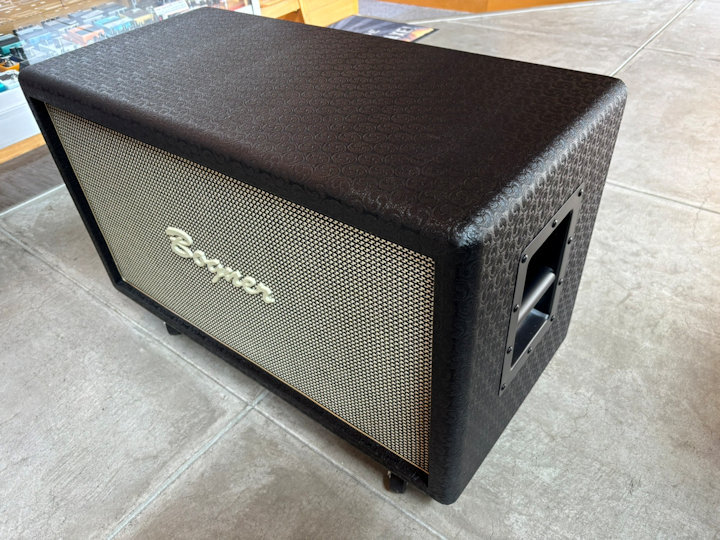 Bogner 212CB Closed back stack cabinet (16Ω) （新品）【楽器検索デジマート】