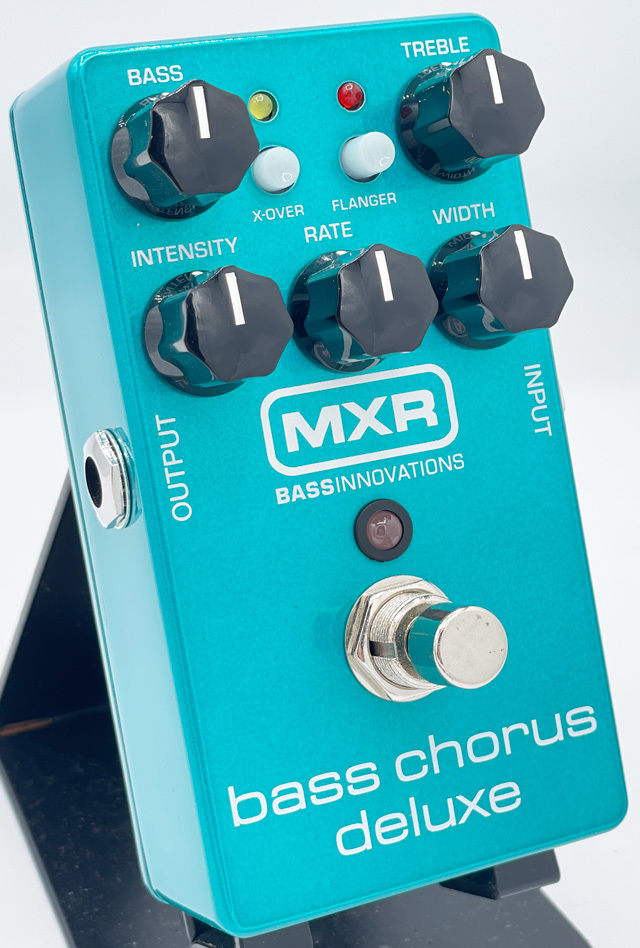 MXR M83 Bass Chorus Deluxe（新品）【楽器検索デジマート】