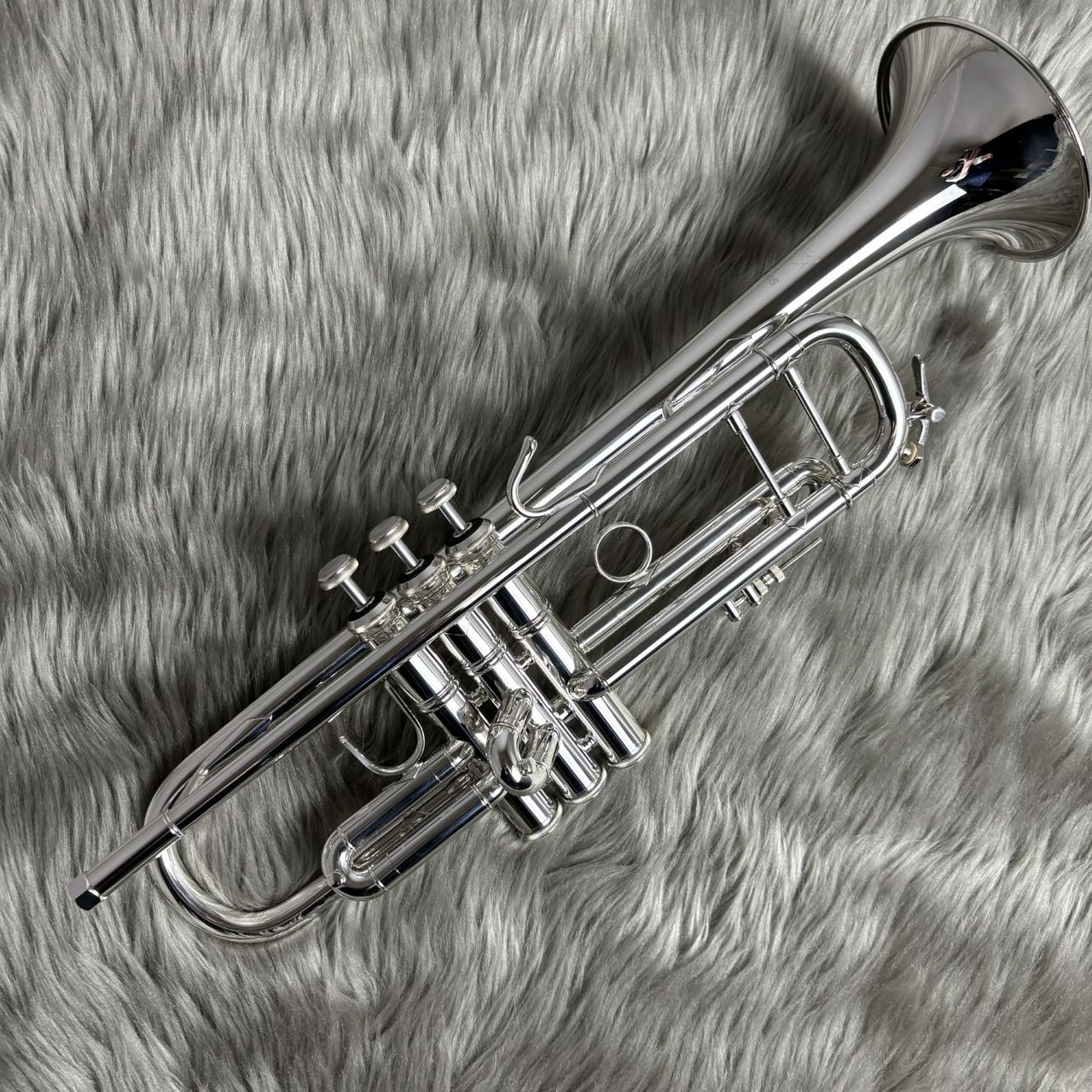 Bach 180ML37SP イエローブラス・シルバー仕上げ B♭ トランペット 【37ベル】（新品/送料無料）【楽器検索デジマート】