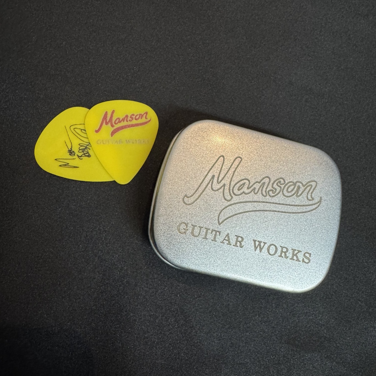 Manson Guitar Works TORTEX PLECTRUM TIN MATTHEW BELLAMY SIGNATURE 6枚セット ...
